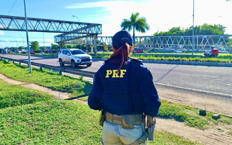 PRF flagra adolescentes conduzindo moto na BR-230 em João Pessoa e ...
